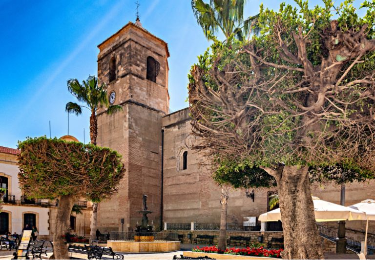 Descubre Vera Pueblo: Guía Turística | Qué Ver y Qué Hacer