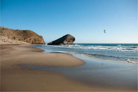 La Playa de Mónsul: Rincón de Película en Cabo de Gata